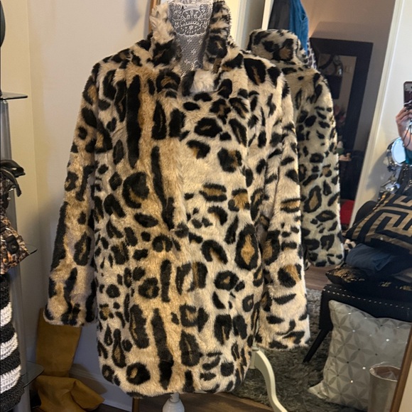 VENUS | Jackets & Coats | Leopard Print Faux Fur Coat Venus | Poshmark